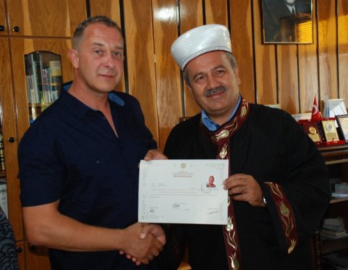 Alman Thomas, Türk Kızıyla Evlenmek İçin Müslüman Oldu