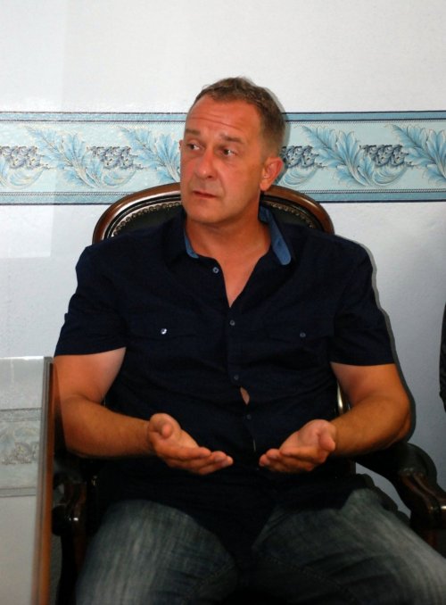 Alman Thomas, Türk Kızıyla Evlenmek İçin Müslüman Oldu